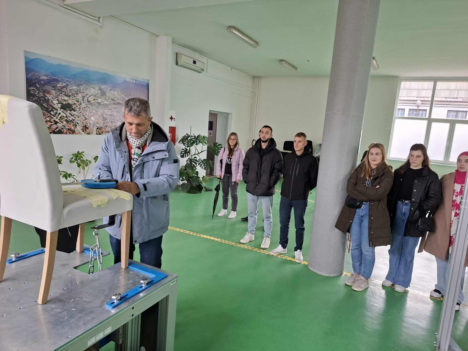 STUDENTI FAKULTETA INŽENJERSTVA I PRIRODNIH NAUKA UNZE NA VJEŽBAMA U ...